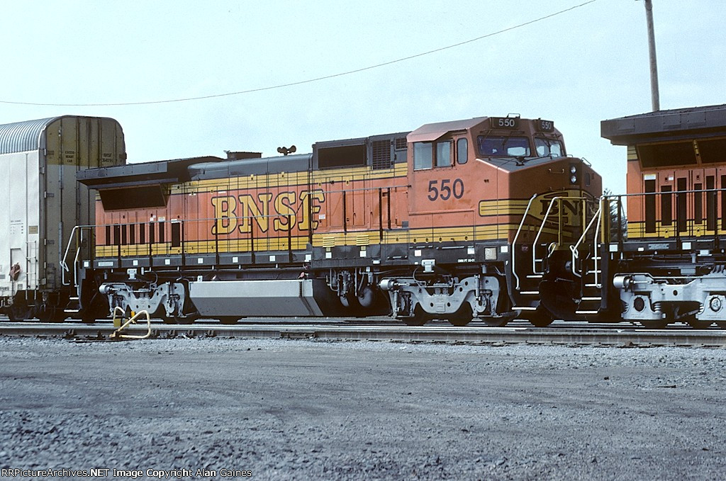 BNSF B40-8W 550
